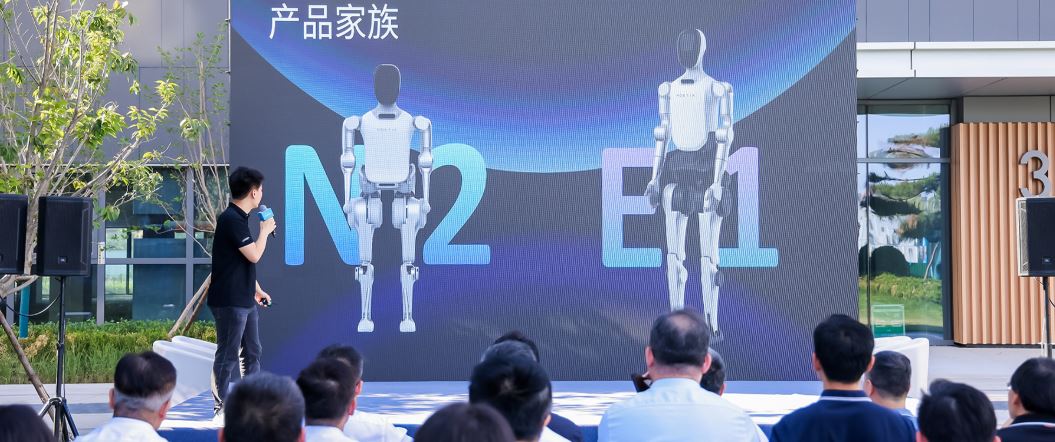 휴머노이드 로봇 기업 Noetix Robotics, 2000대 수주 돌파 및 심층강화학습 핵심 기술 공개 - 차이나는 IT